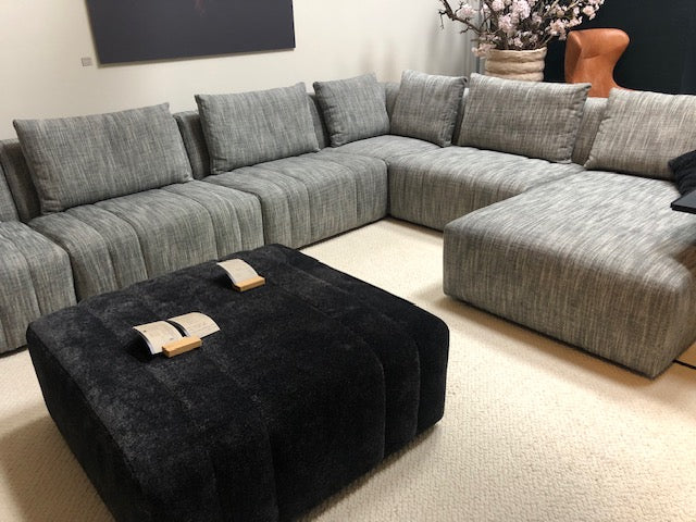 Toonzaalmodel Xavio modulaire hoekzetel – Sanskriet